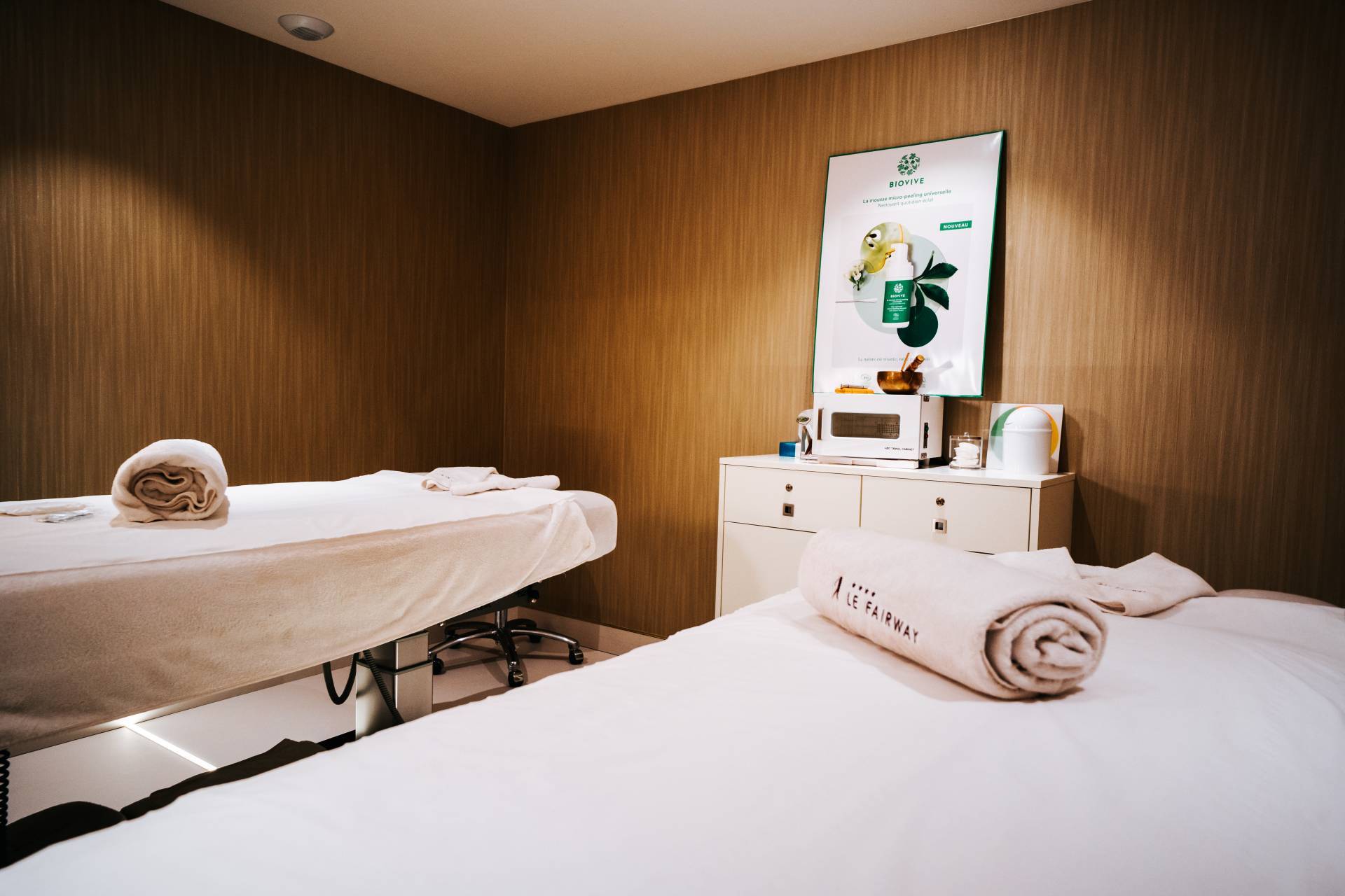 “Cinq Mondes - Paris by Le Fairway” Spa with five treatment cubicles in ...
